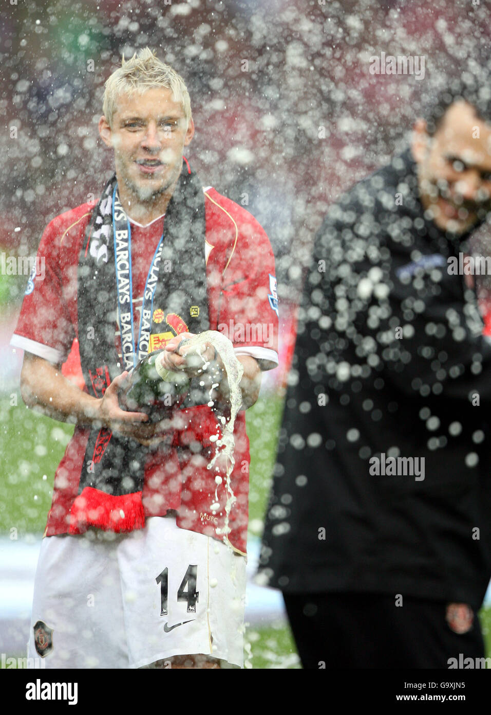 Manchester United's Alan Smith celebrates winning the Premiership Stock ...