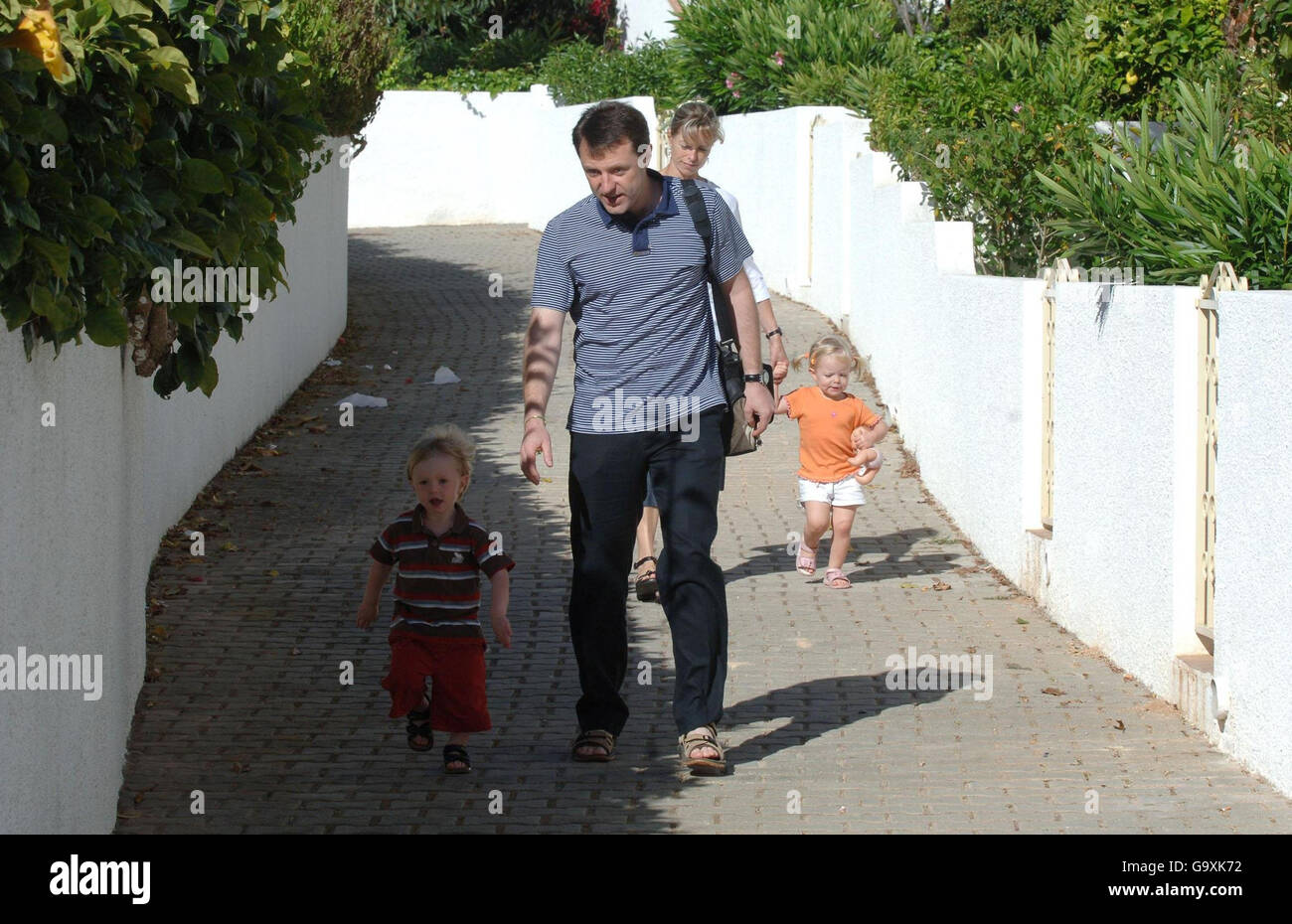 Kate and gerry mccann in praia da luz hi-res stock photography and ...