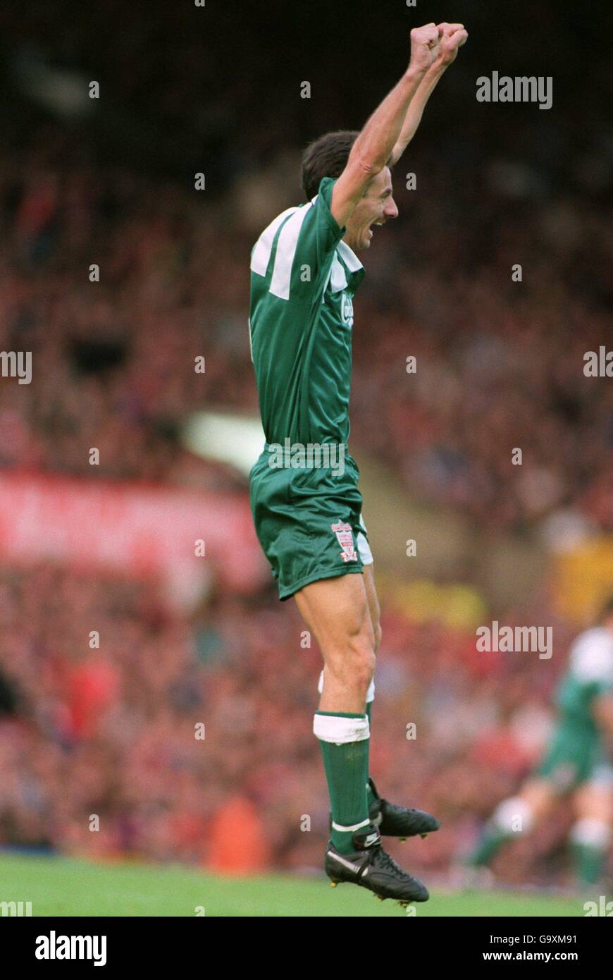 LIVERPOOL'S IAN RUSH CELEBRATES HIS RECORD GOAL. MANCHESTER UNITED V ...