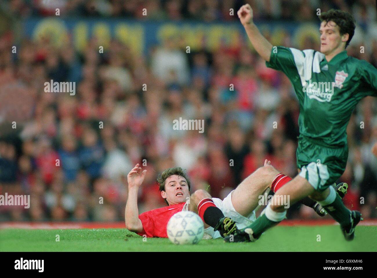 MANCHESTER UNITED V LIVERPOOL. BRIAN McCLAIR MANCHESTER UNITED AS MIKE ...