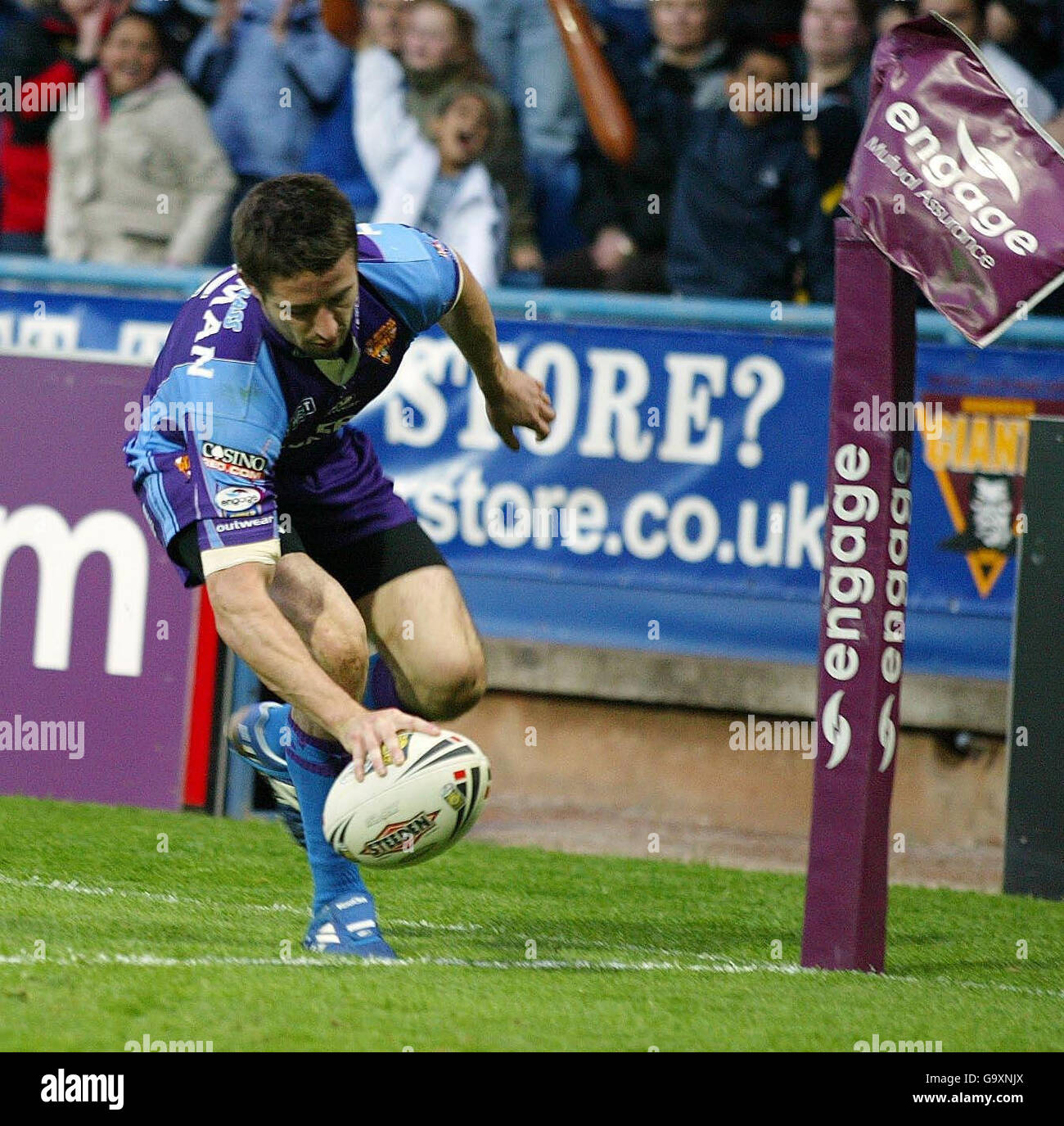 Huddersfield's Chris Thorman touches down a try during the engage Super ...