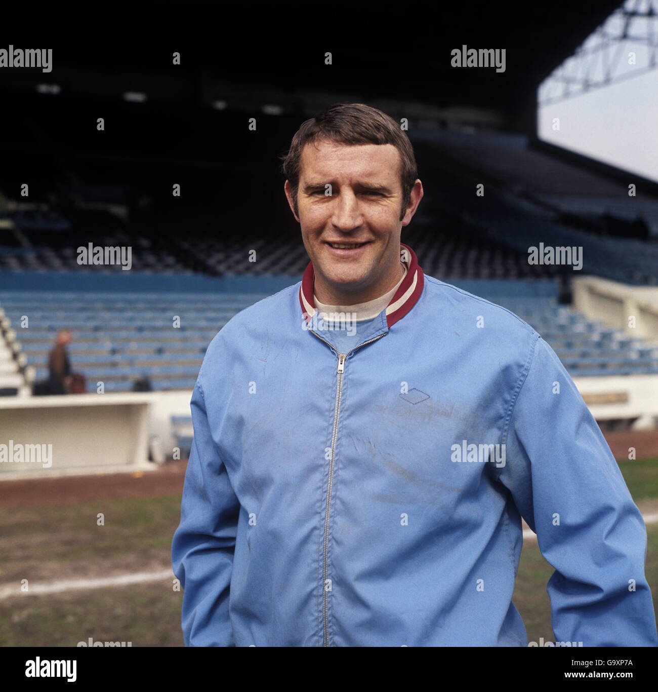 Manchester citys first team trainer coach hi-res stock photography and ...