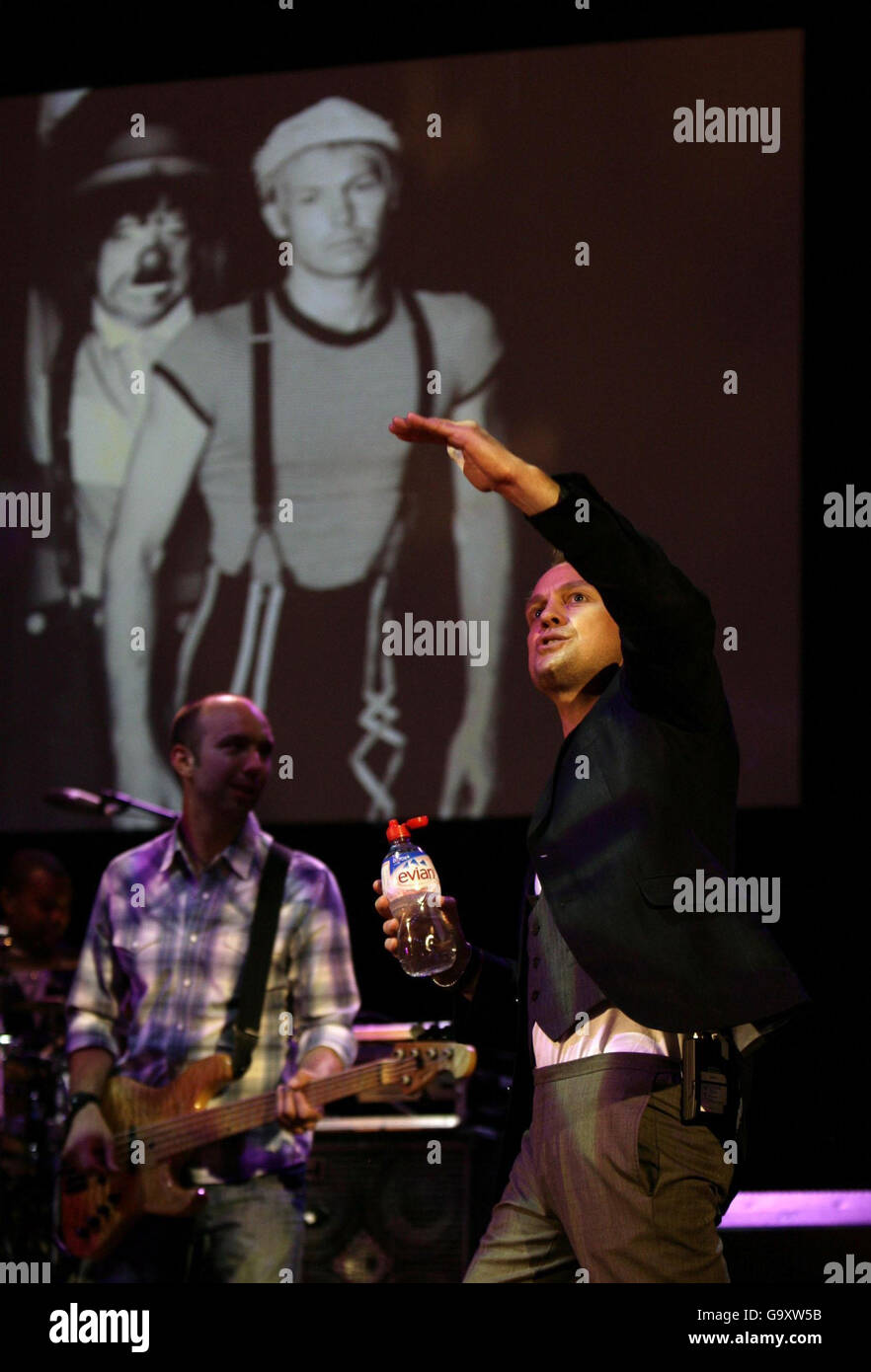 Jason donovan in concert london hi-res stock photography and images - Alamy