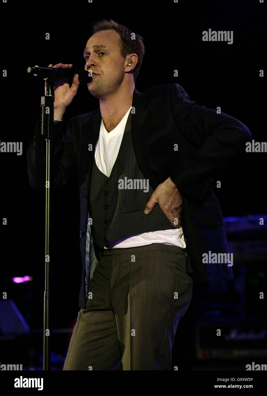 Jason donovan in concert hi-res stock photography and images - Alamy
