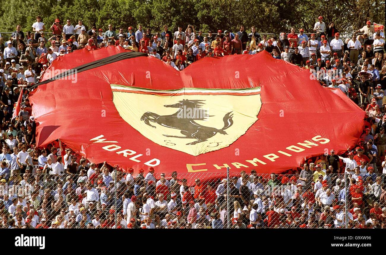 Motor racing crowd flag hi-res stock photography and images - Alamy