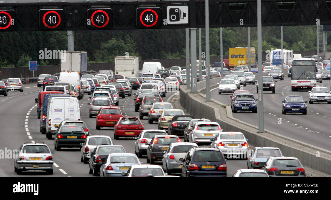 Traffic slowing at junction 12 of the m25 hi-res stock photography and ...