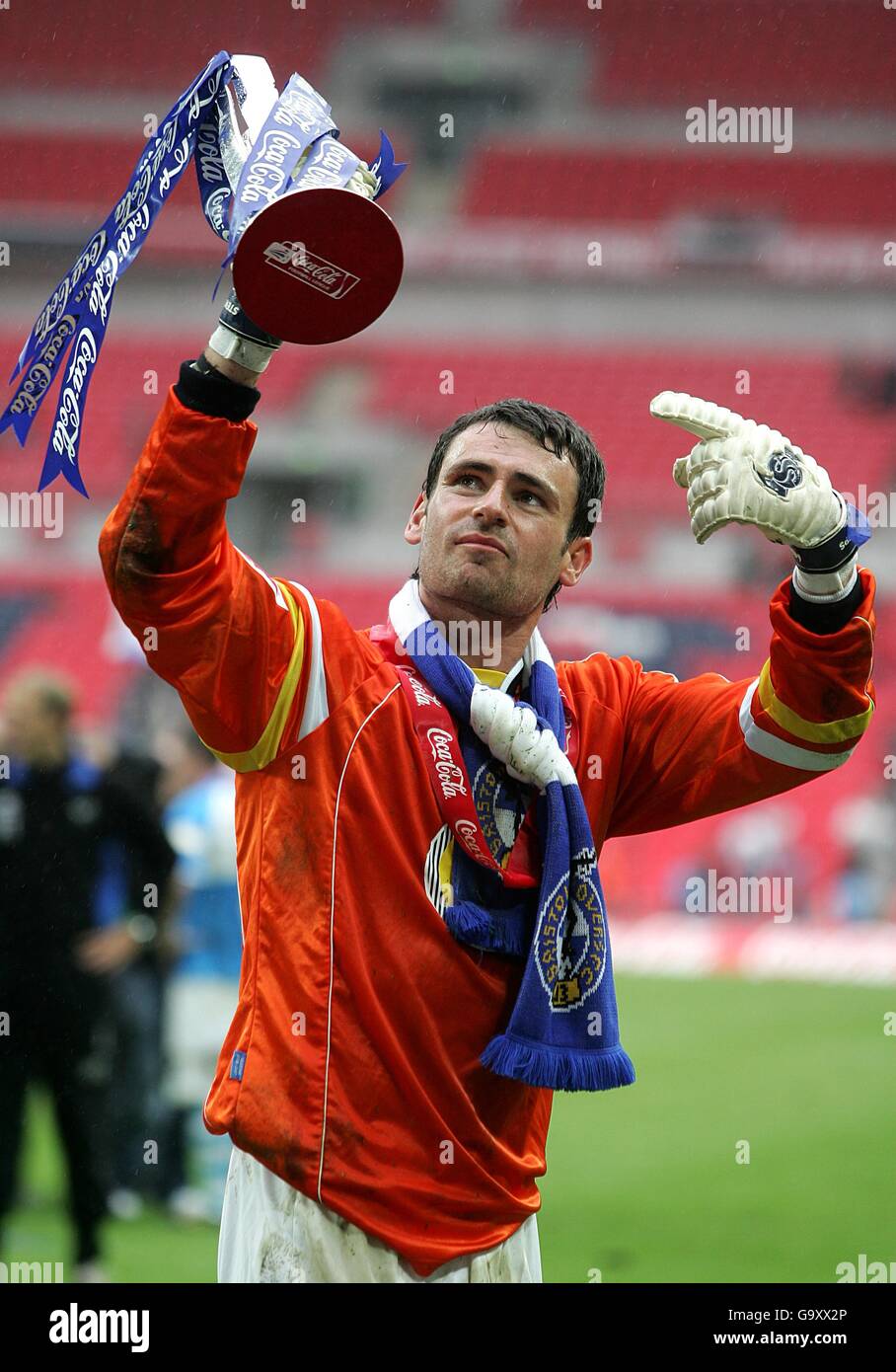 Bristol rovers goalkeeper steve phillips hi-res stock photography and ...