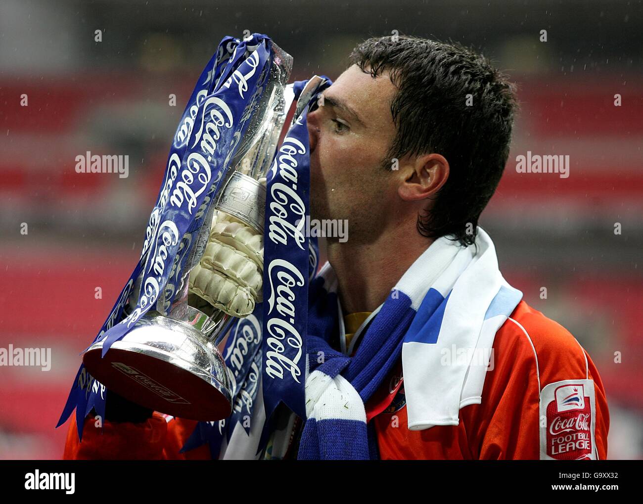 Bristol rovers goalkeeper steve phillips hi-res stock photography and ...