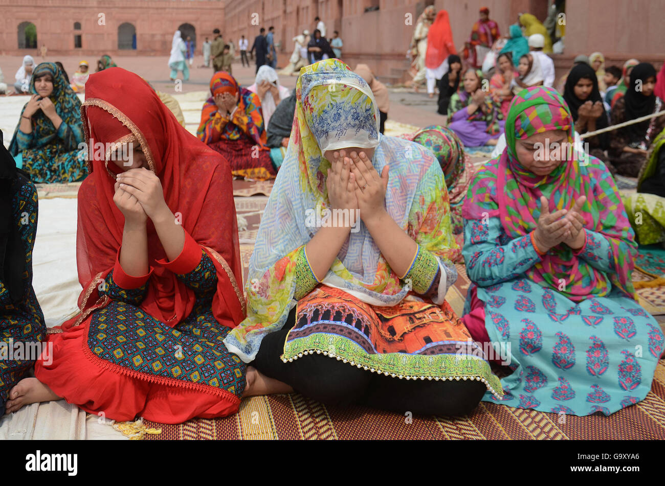 Lahore, Pakistan. 01st July, 2016. Pakistani faithful Muslims takes a ...