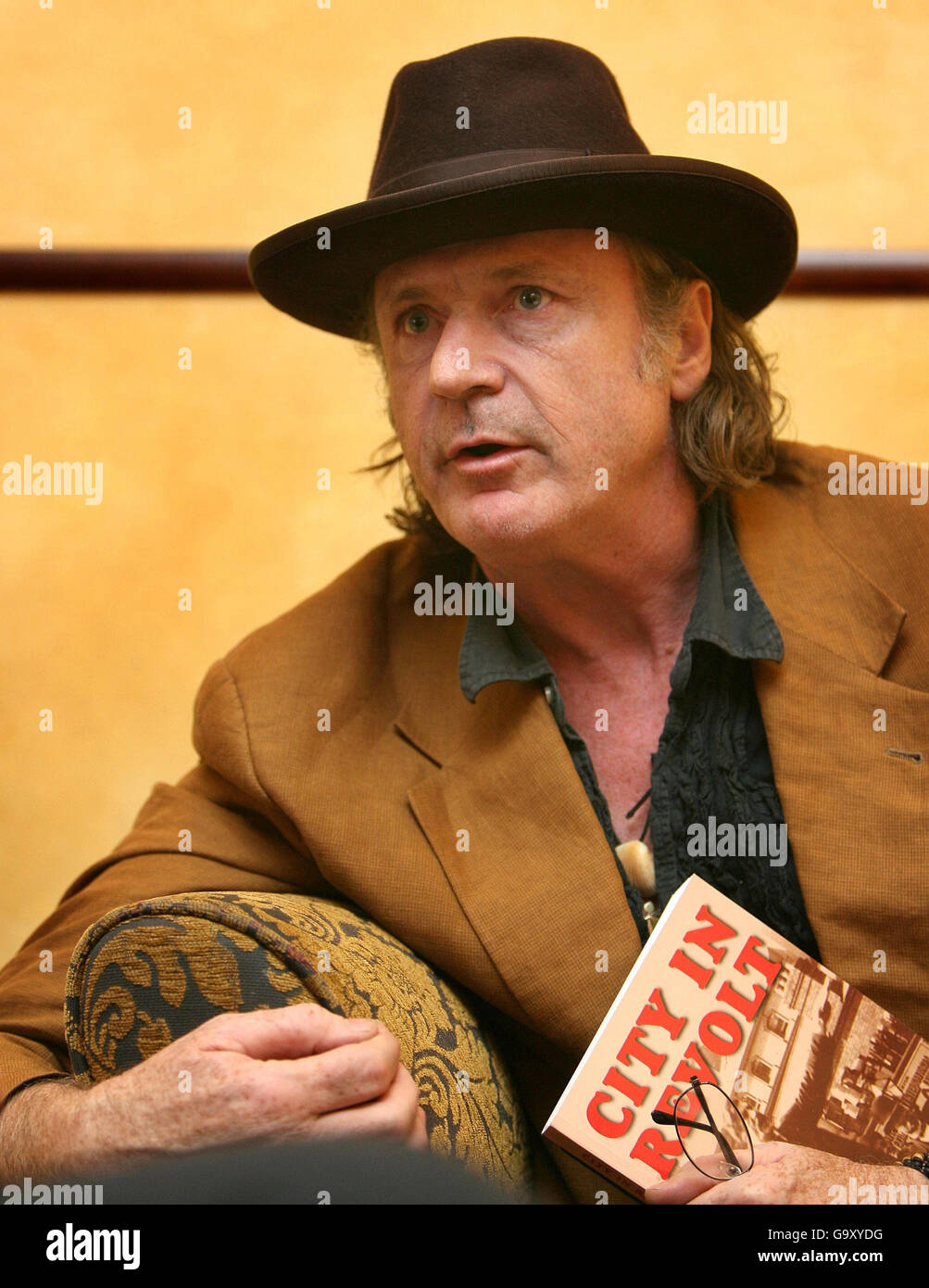 Patrick bergin in ulster tribute hi-res stock photography and images ...