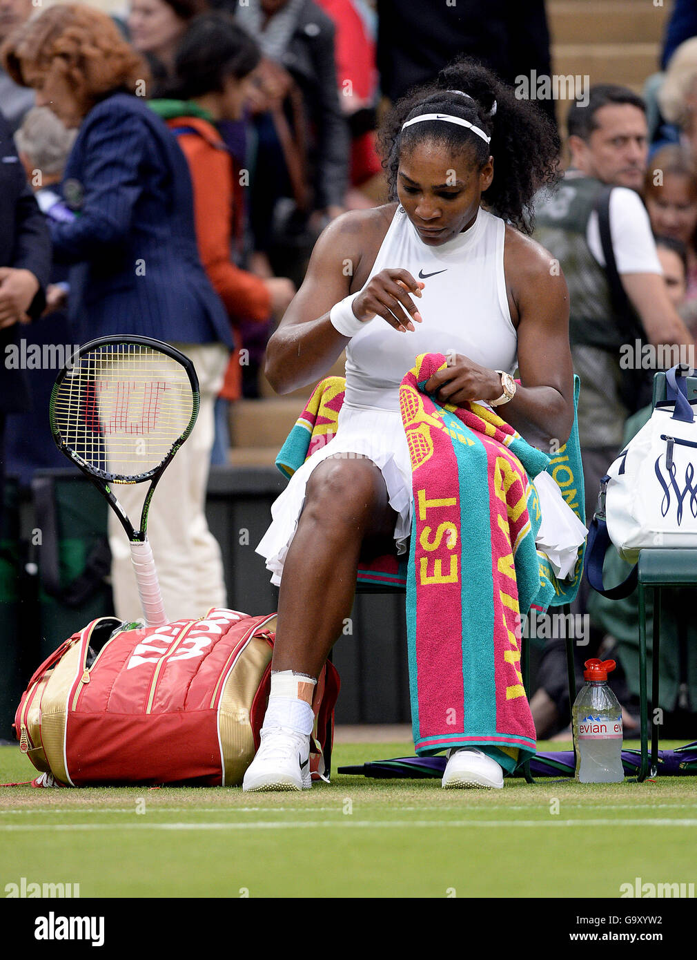 Serena williams smashes racket hi-res stock photography and images - Alamy
