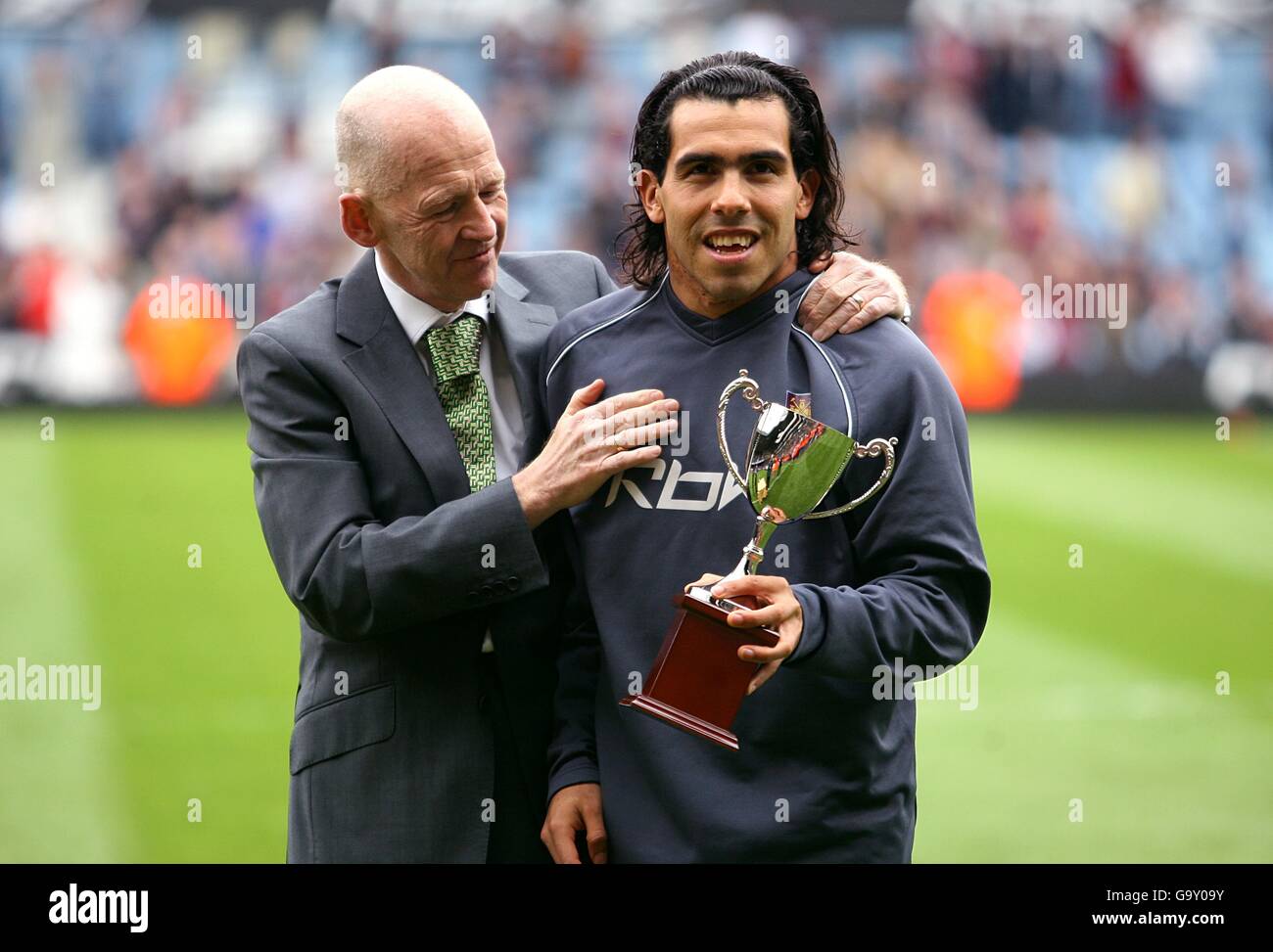 West Ham United Chairman Eggert Magnusson (left) with Player of The ...