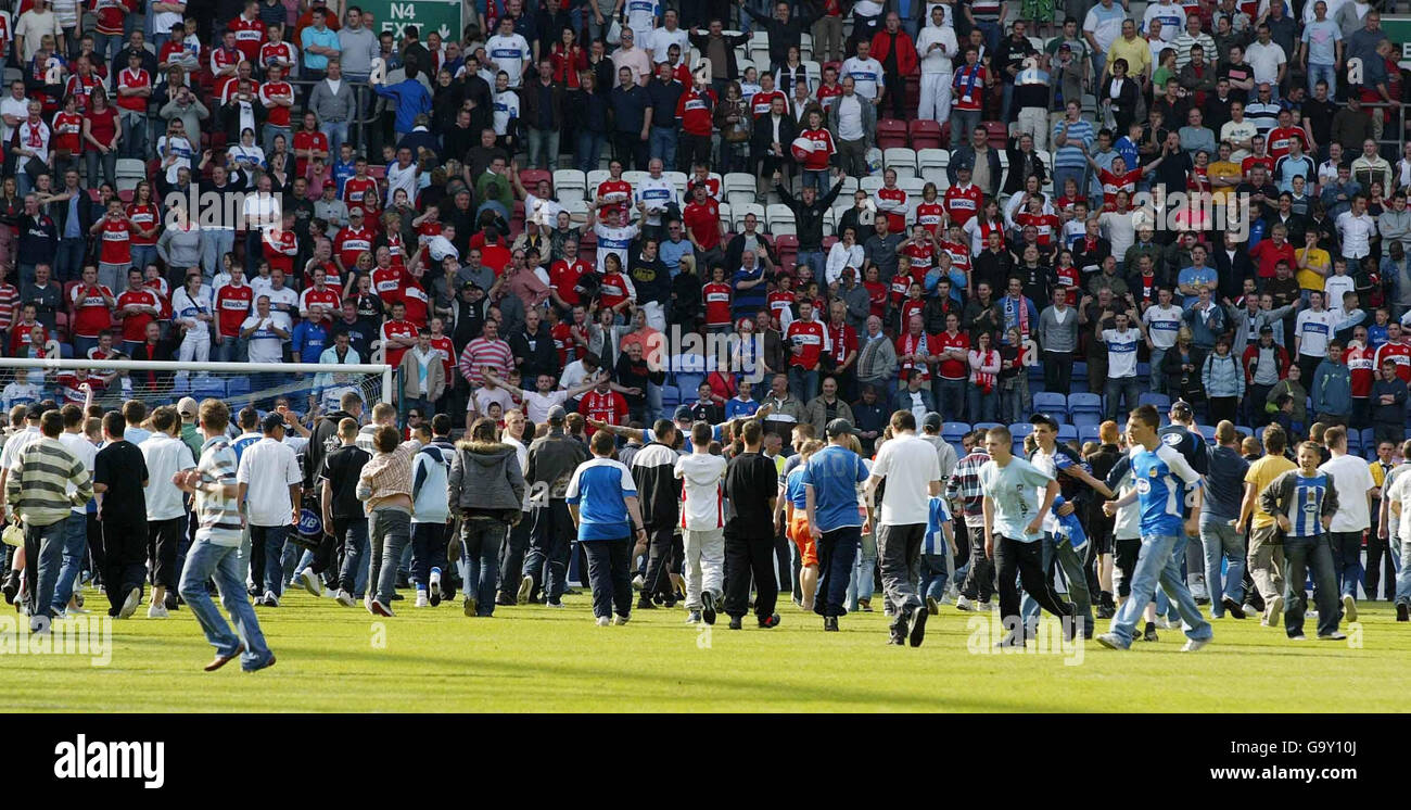 Crazy football fans hi-res stock photography and images - Alamy