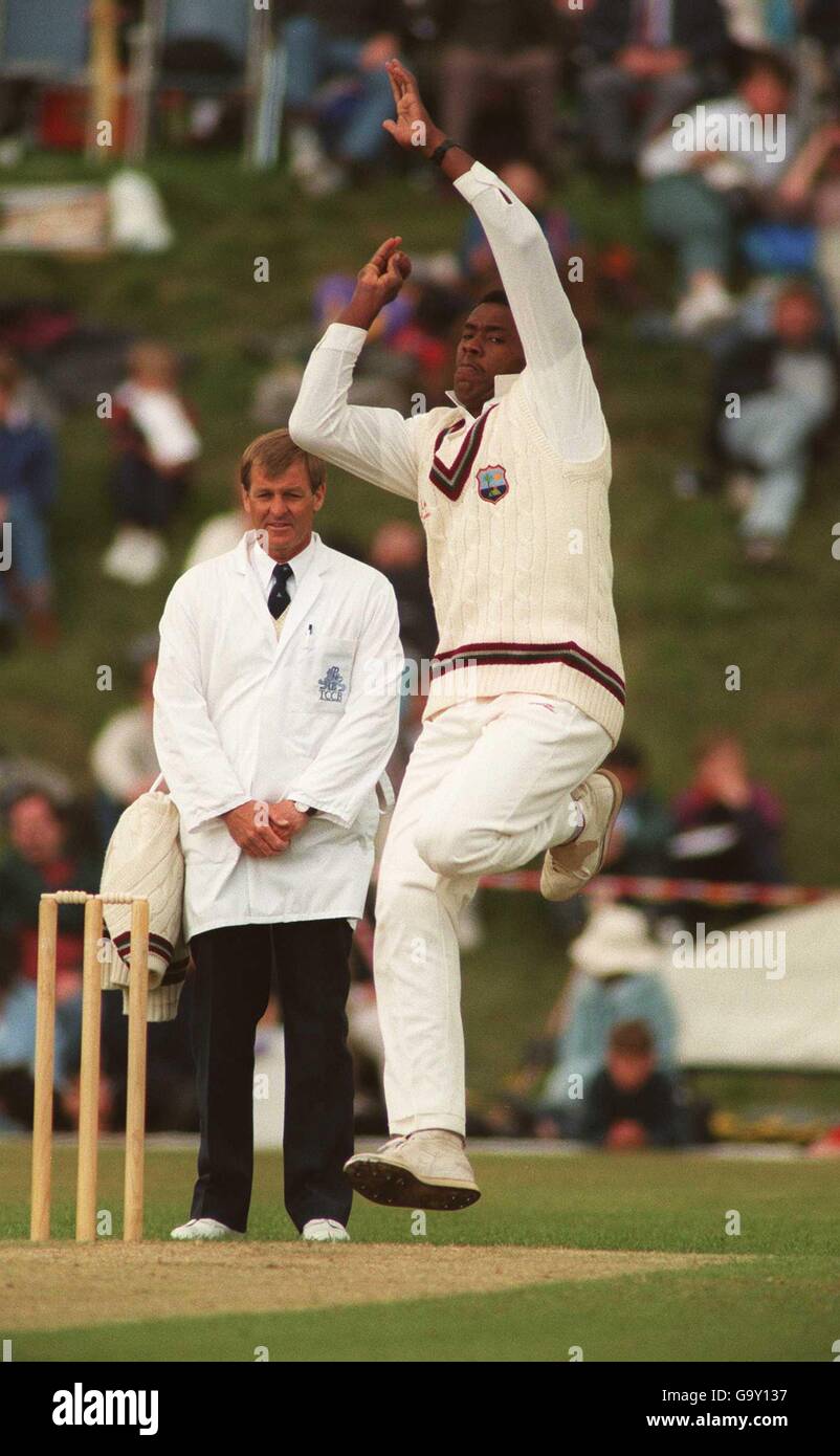 Ian bishop cricket hi-res stock photography and images - Alamy