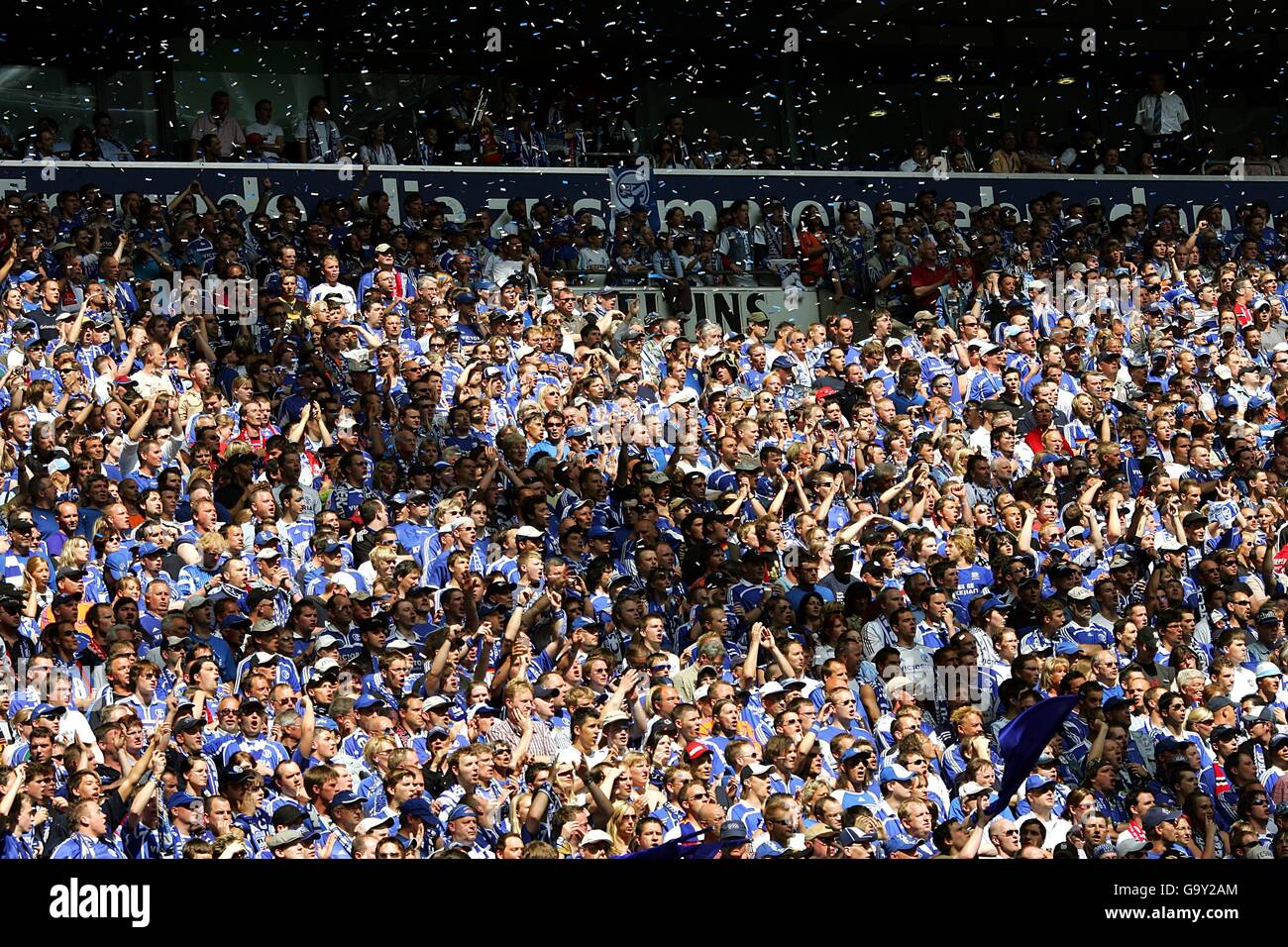 Fc schalke 04 fans in the stands hi-res stock photography and images ...