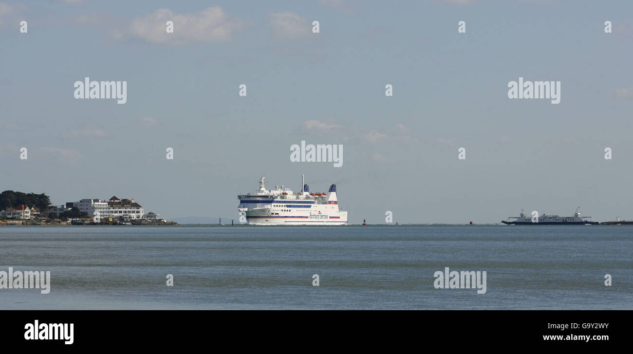Entrance of poole harbour hi-res stock photography and images - Alamy