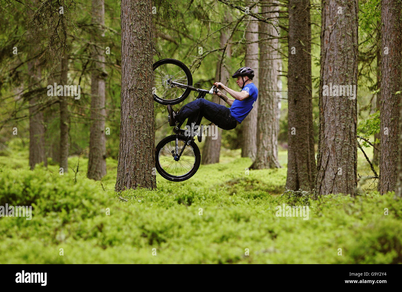 Danny macaskill stunt hi-res stock photography and images - Alamy