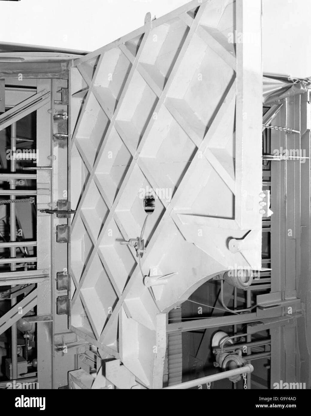 GD Astronautics Atlas missile test capturing the missile’s guidance ...