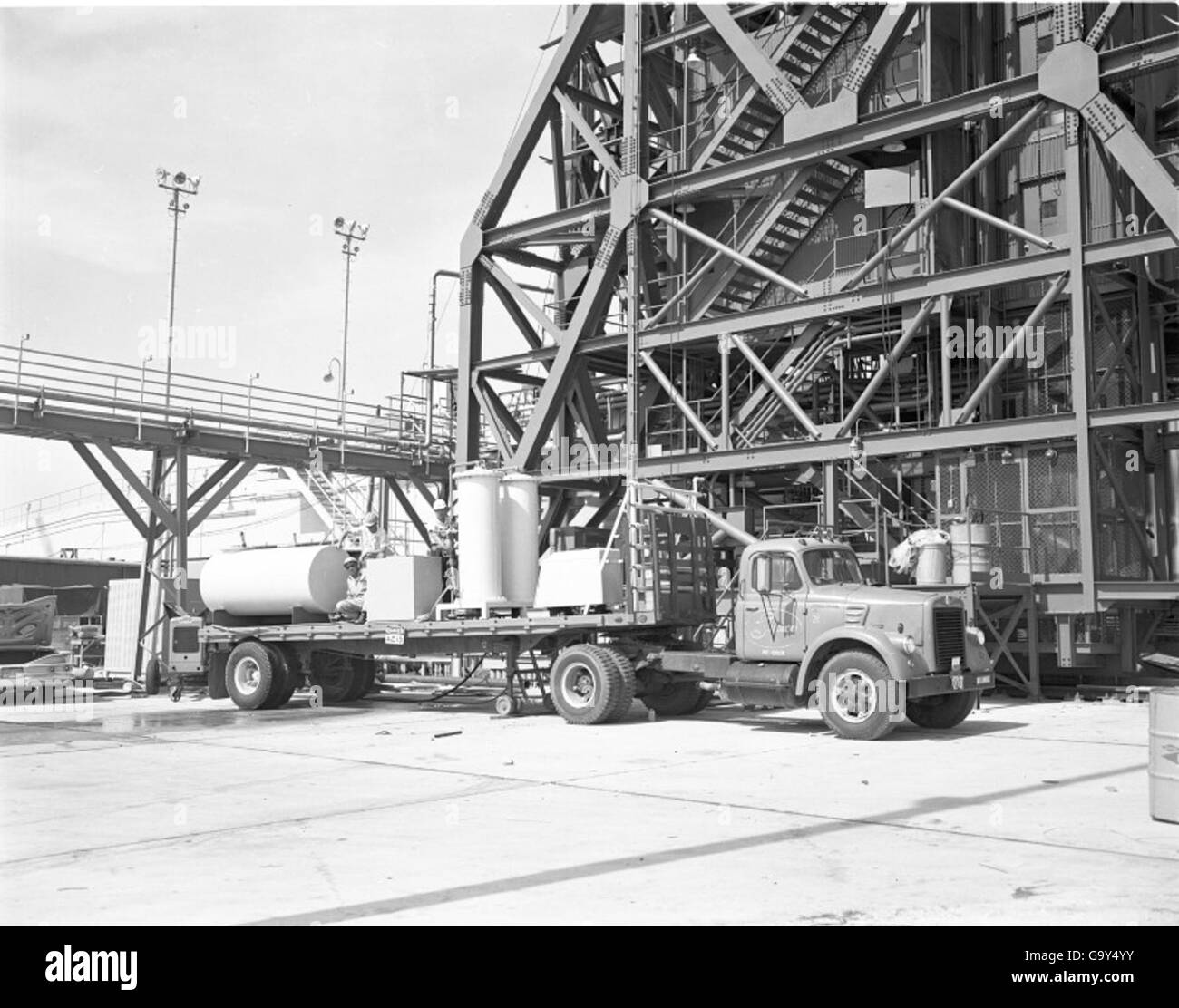 Space shuttle model Black and White Stock Photos & Images - Alamy