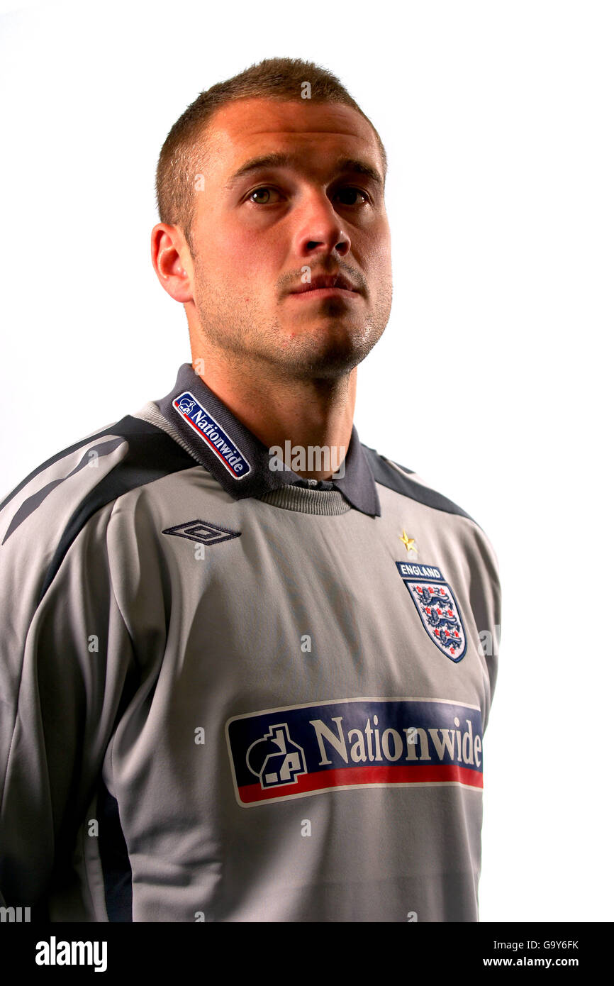 England goal keeper Paul Robinson poses during a photocall for a ...