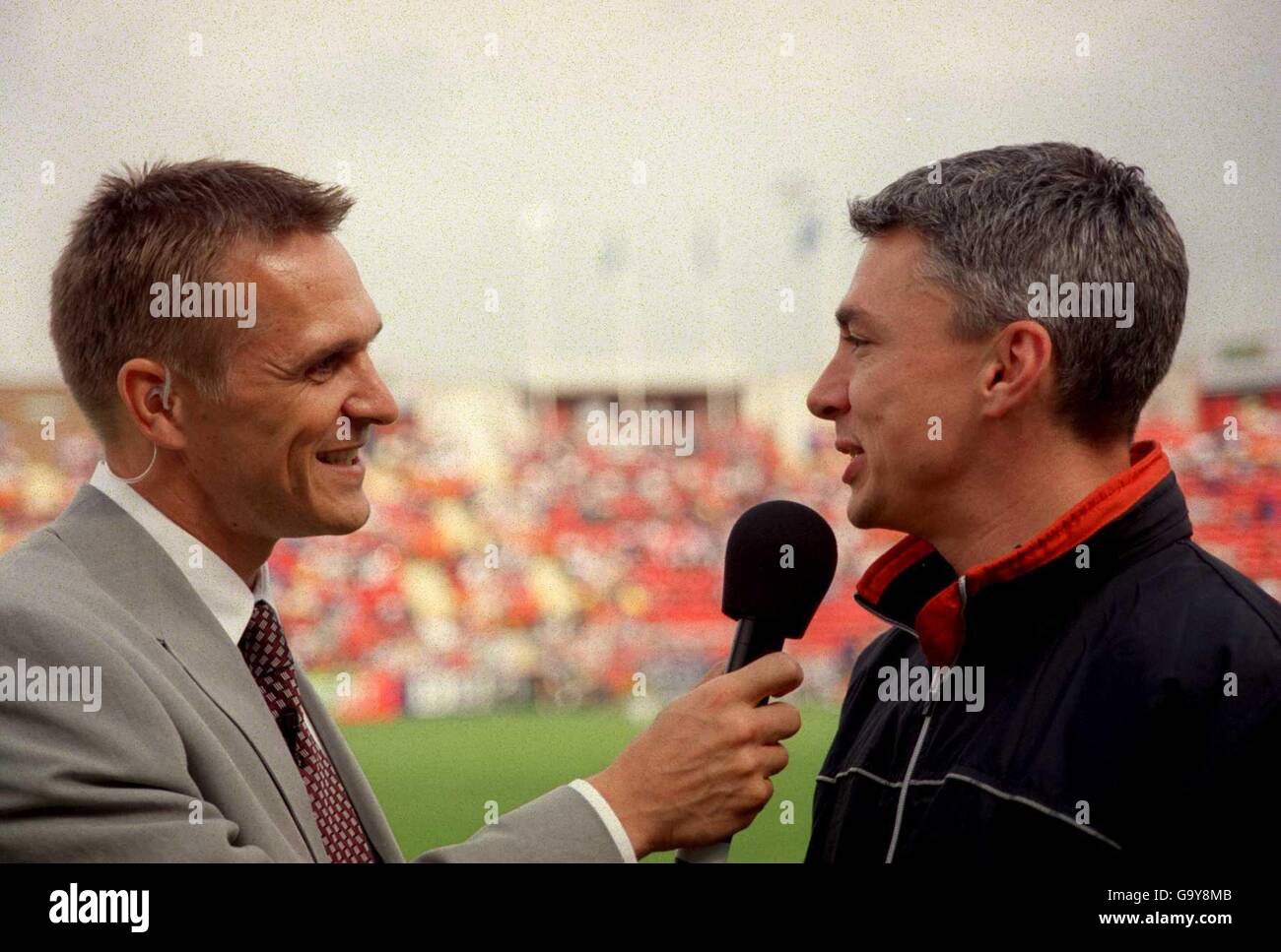 Jon ridgeon l interviews jonathan edwards r hi-res stock photography ...