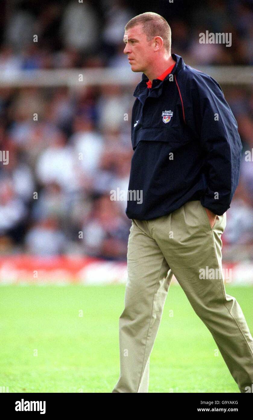 Rugby Union - Zurich Premiership - Bristol Shoguns v Sale Sharks. Dean ...