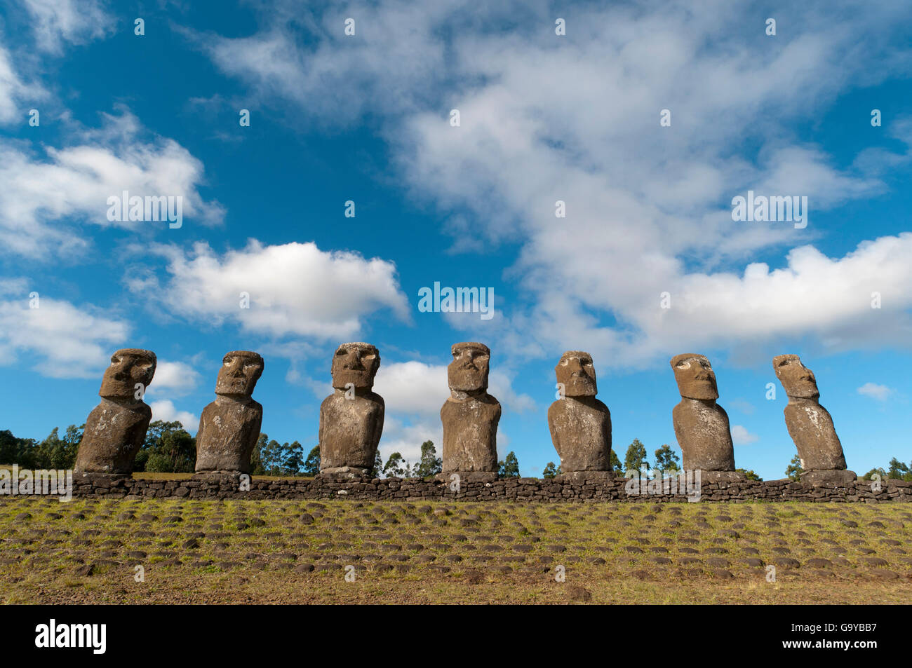 Moai statues ahu akivi hi-res stock photography and images - Alamy