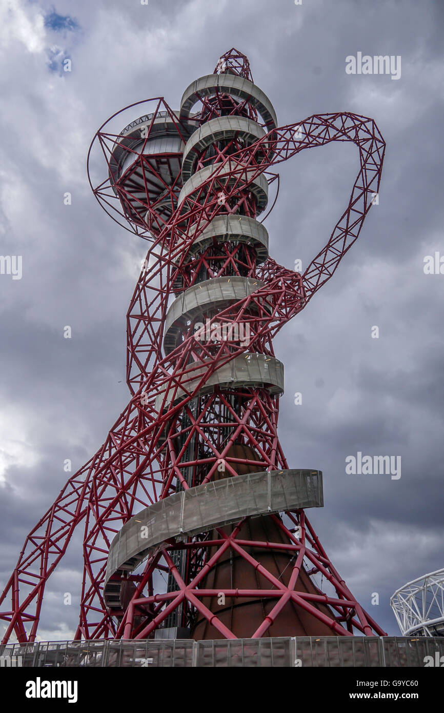 The slide at arcelormittal orbit hi-res stock photography and images ...