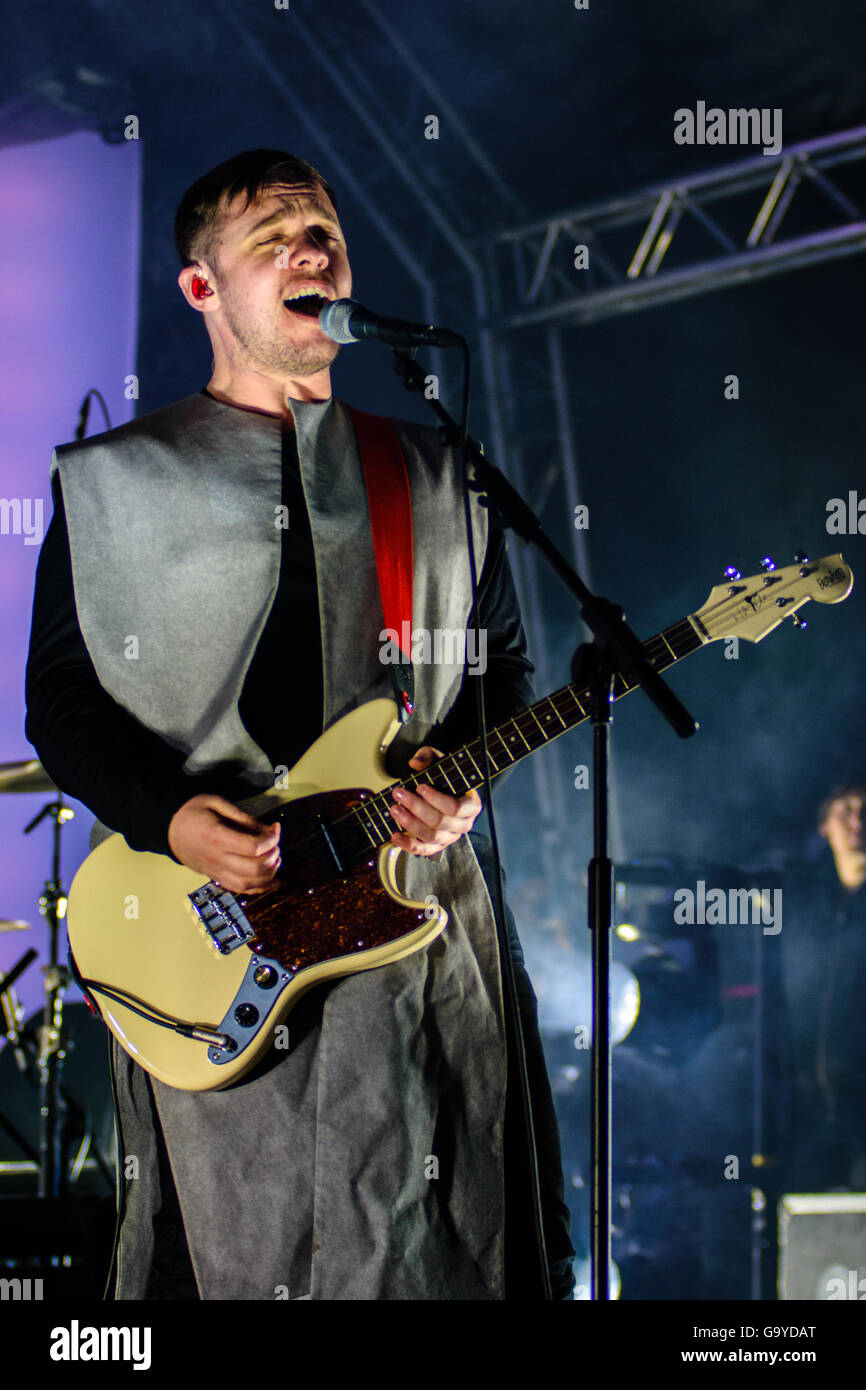 Swim deep concert hi-res stock photography and images - Alamy