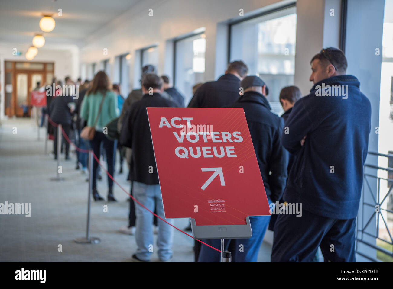 2016 election line hi-res stock photography and images - Alamy