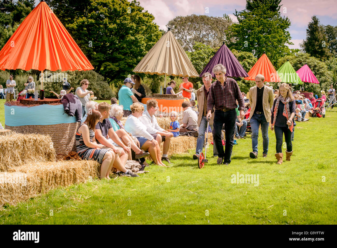 Guinness world record measure hi-res stock photography and images - Alamy