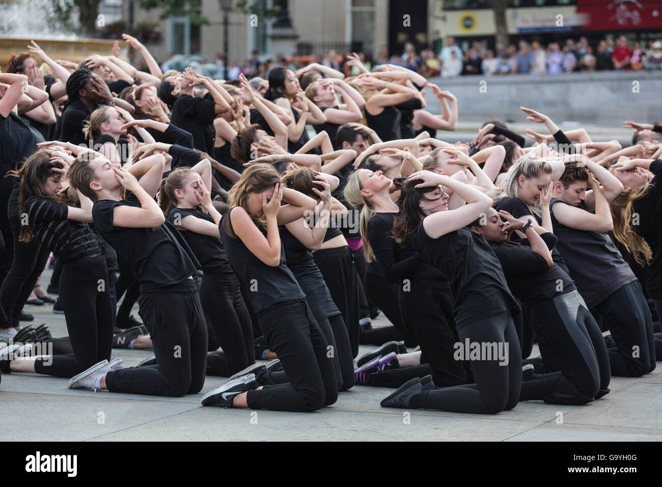 Part 2 in trafalgar square hi-res stock photography and images - Alamy