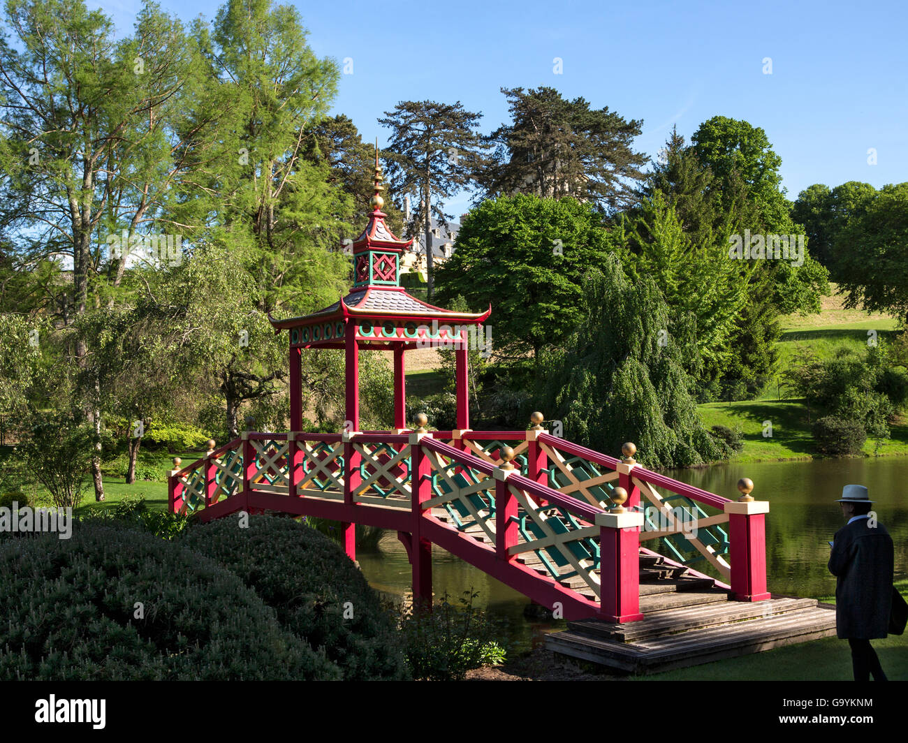 Apremont sur Allier, Berry. Parc Floral Pont-Pagode pont Chinois Stock ...