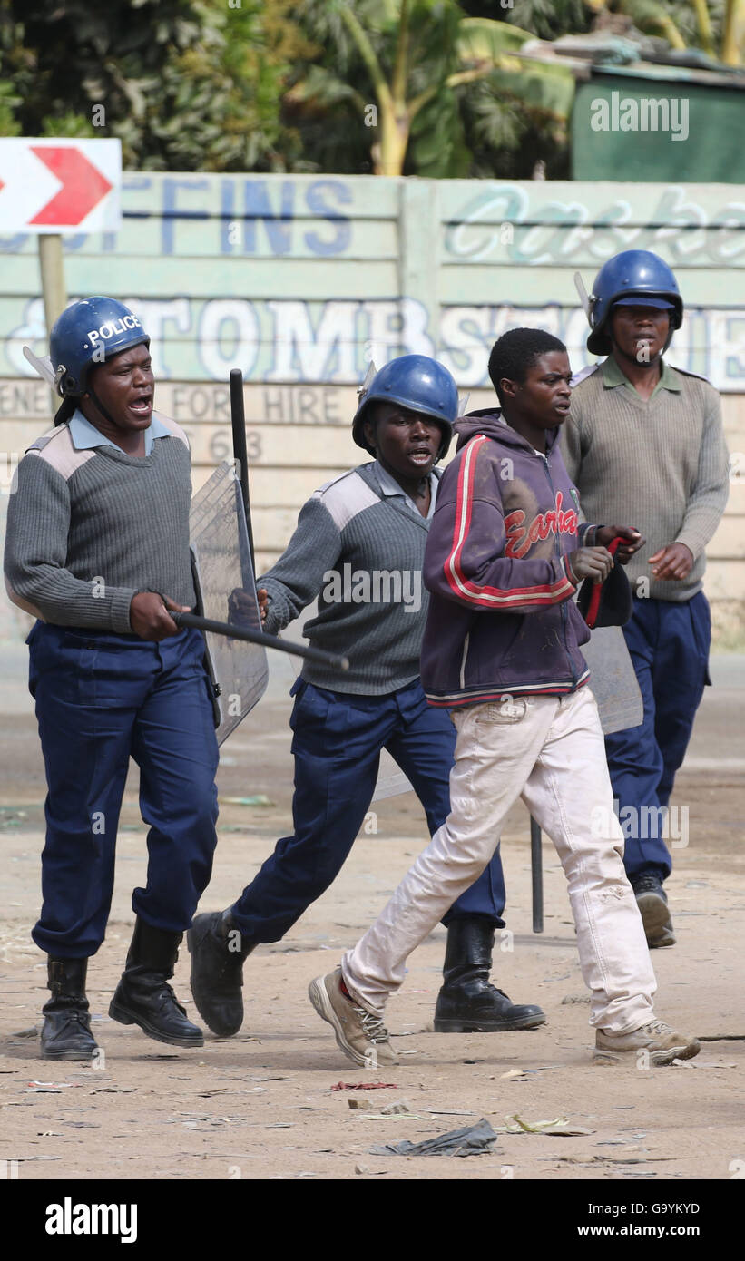 Harare Zimbabwe Suburbs High Resolution Stock Photography and Images ...