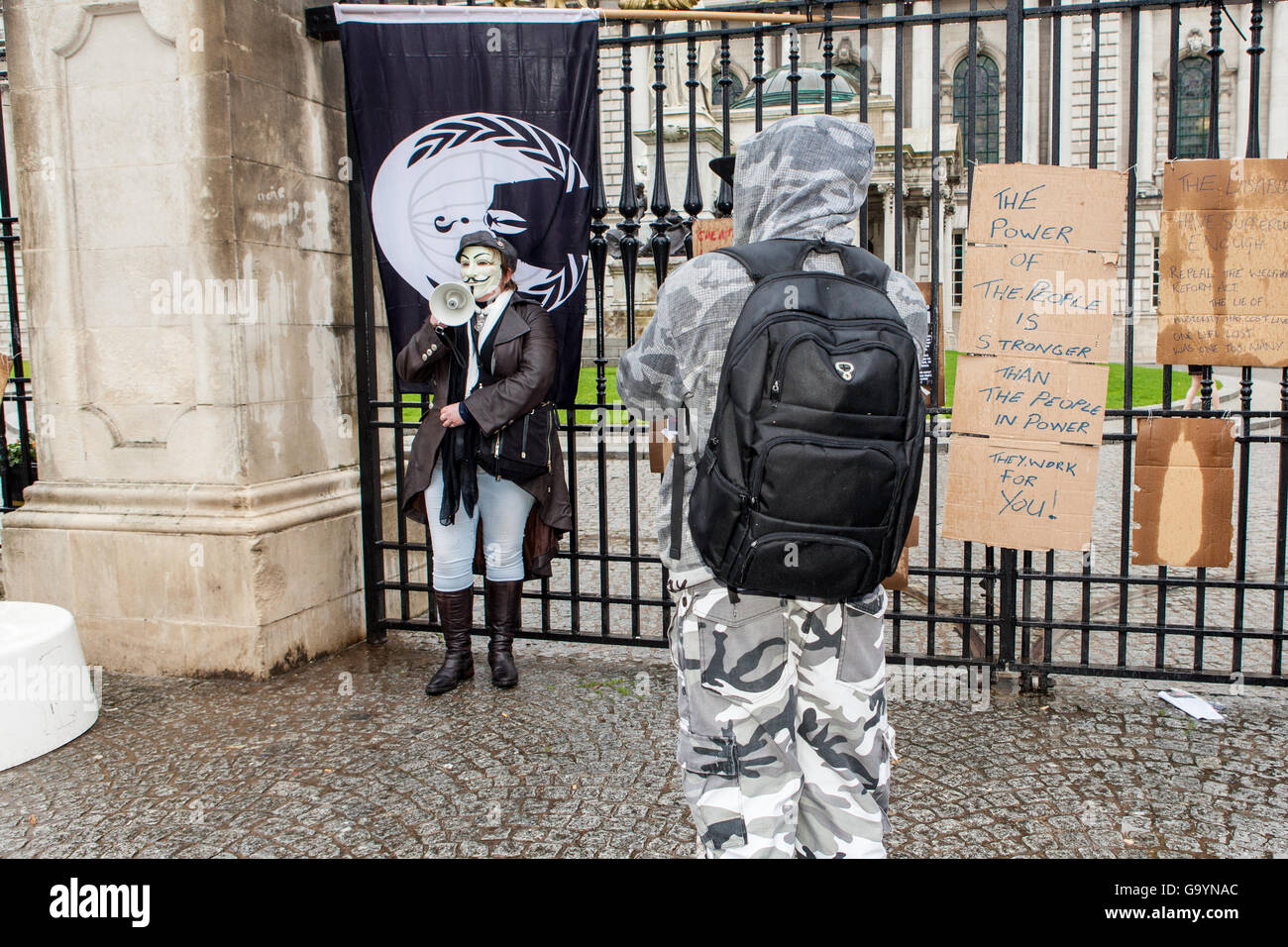 Belfast, UK, Europe. 4th July 2016. A woman wearing a Guido Fawkes ...