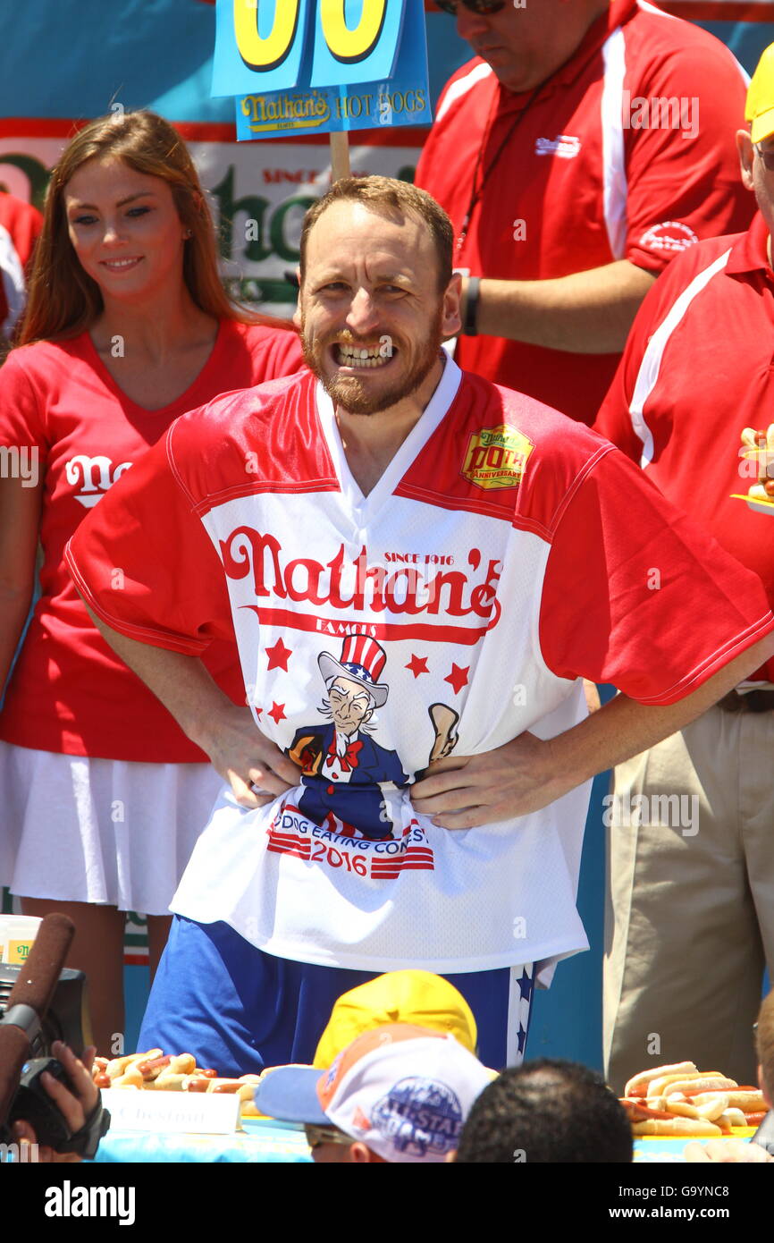 Joey chestnut hi-res stock photography and images - Alamy