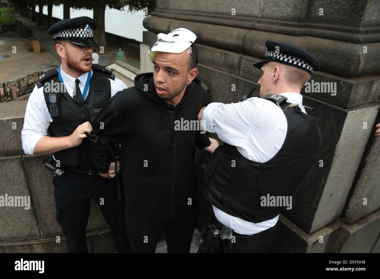 Anonymous man police uk hi-res stock photography and images - Alamy