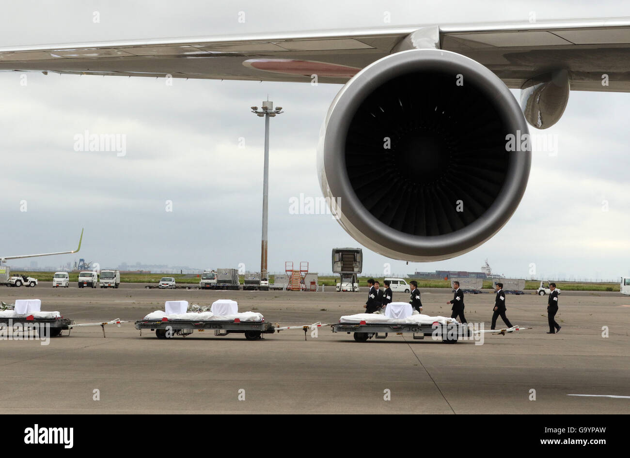 Coffins arrival hi-res stock photography and images - Alamy