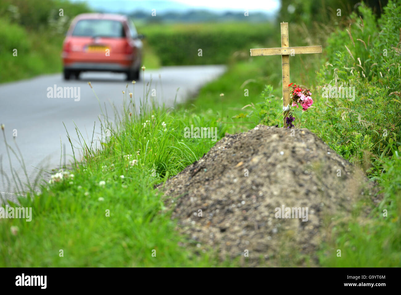 Grave repair hi-res stock photography and images - Alamy