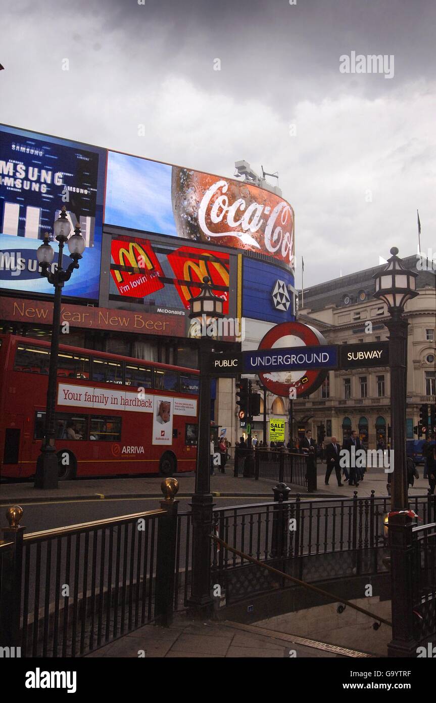 Quintessentiallybritishstck hi-res stock photography and images - Alamy