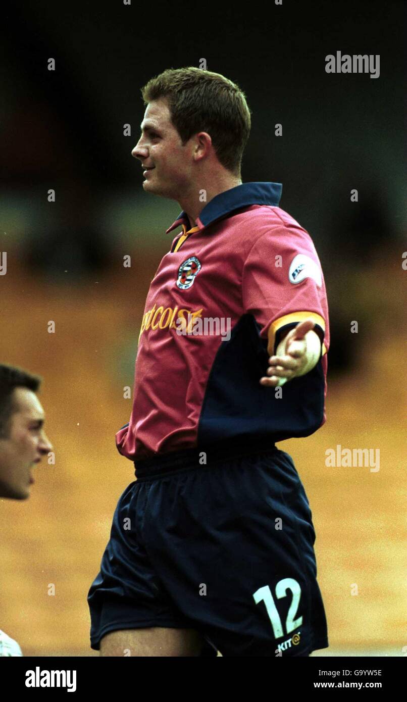 Jamie cureton reading hi-res stock photography and images - Alamy