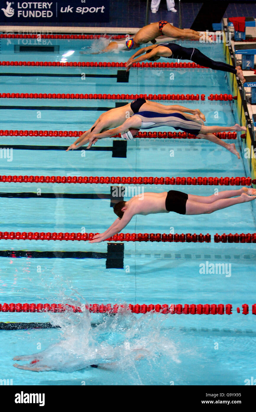 Mens md100m freestyle heats hi-res stock photography and images - Alamy