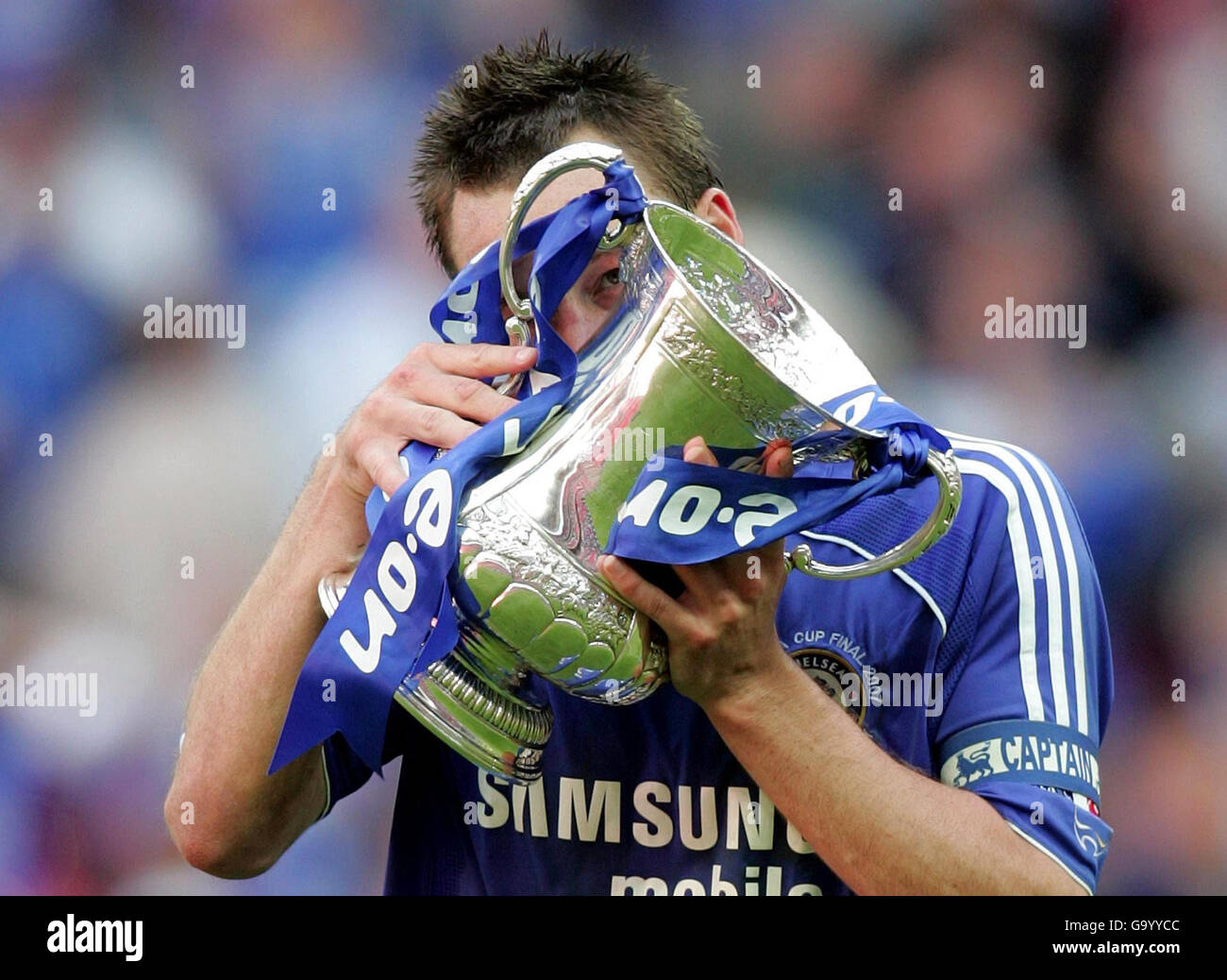 Fa cup trophy england hi-res stock photography and images - Alamy