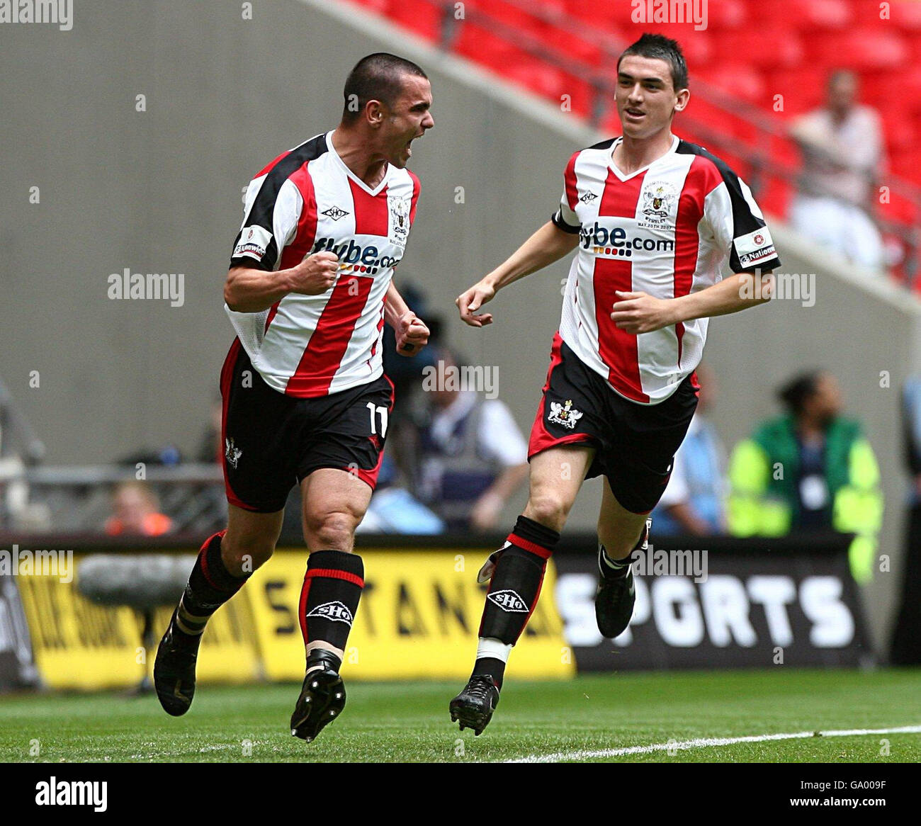 With team mate paul jones hi-res stock photography and images - Alamy
