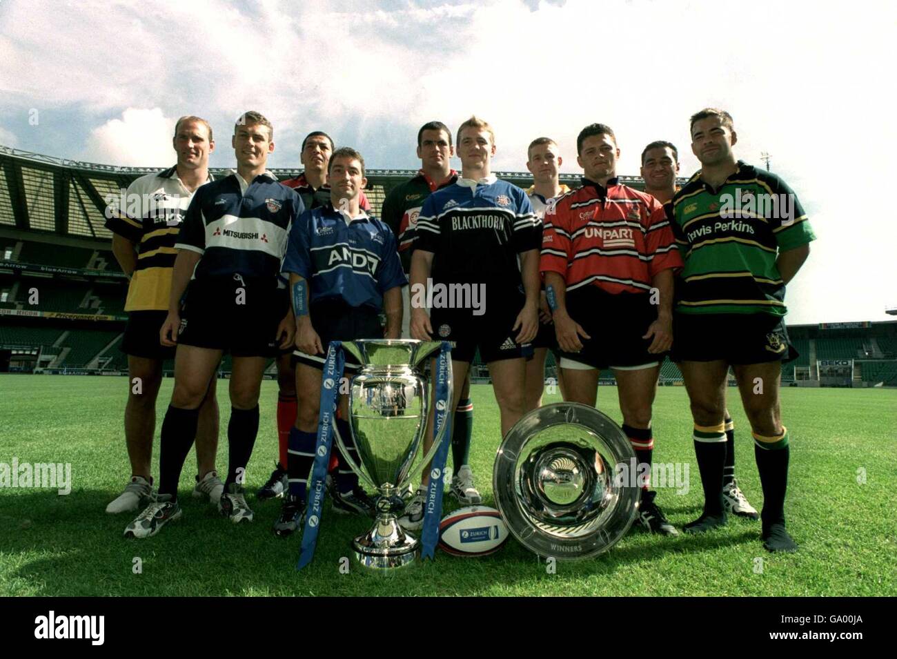 The zurich premiership trophy and shield hi-res stock photography and ...