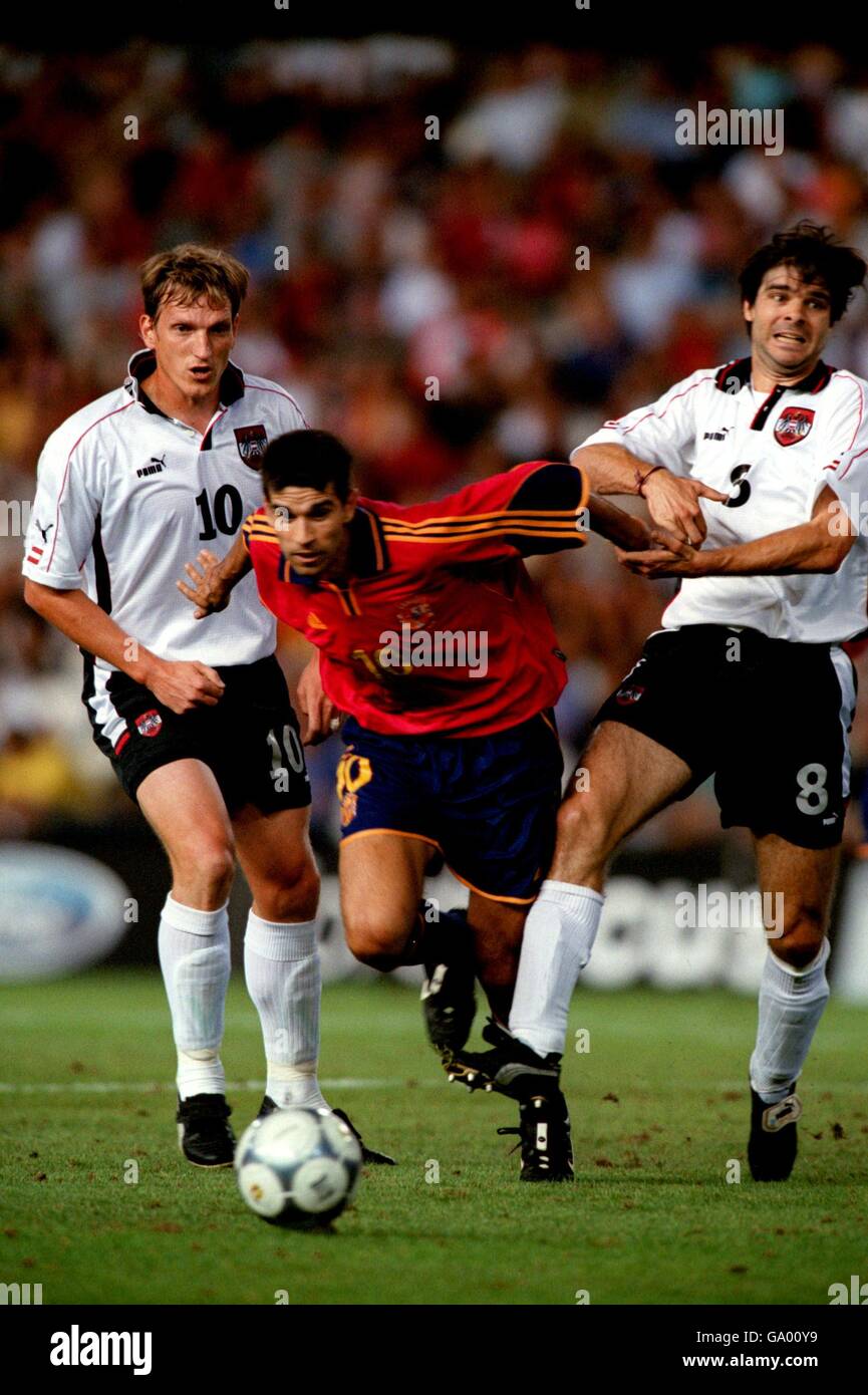 Soccer - World Cup 2002 Qualifier - Group Seven - Spain v Austria Stock ...