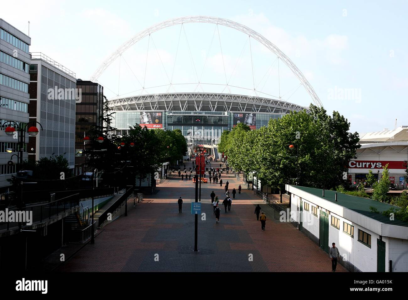 Wembley stadium view hi-res stock photography and images - Alamy