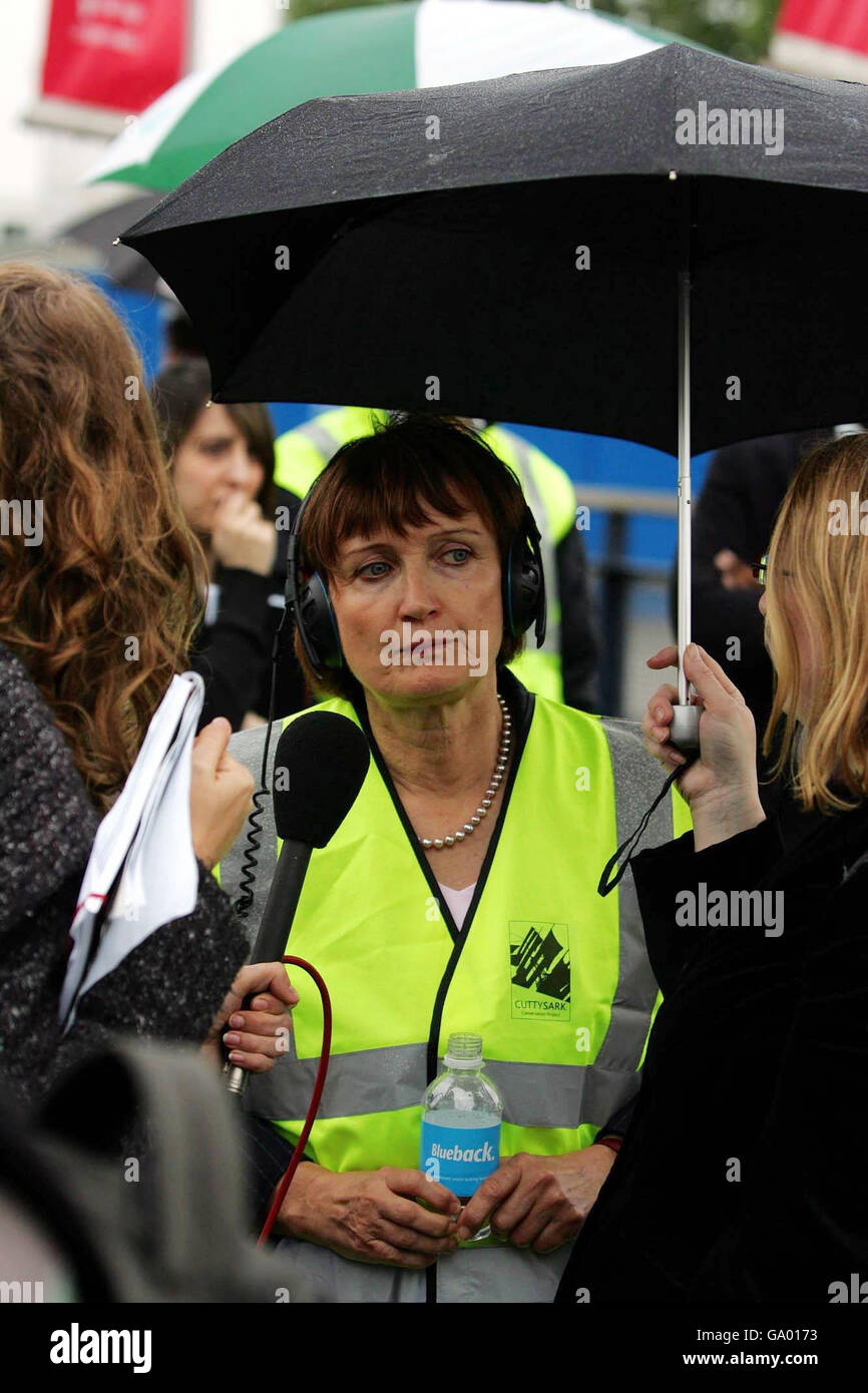 Cutty Sark fire. Culture Minister Tessa Jowell visits the remains of ...