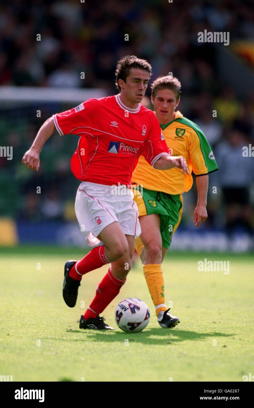 Norwich citys paul mcveigh nottingham forests david prutton hi-res ...