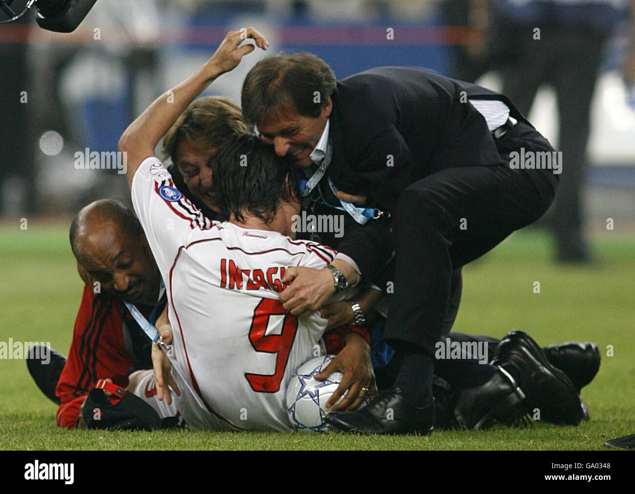 Filippo inzaghi milan liverpool hi-res stock photography and images - Alamy